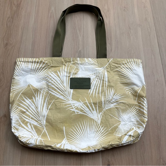 ALOHA Collection | Bags | Aloha Collection Open Tote Day Palms Holo ...